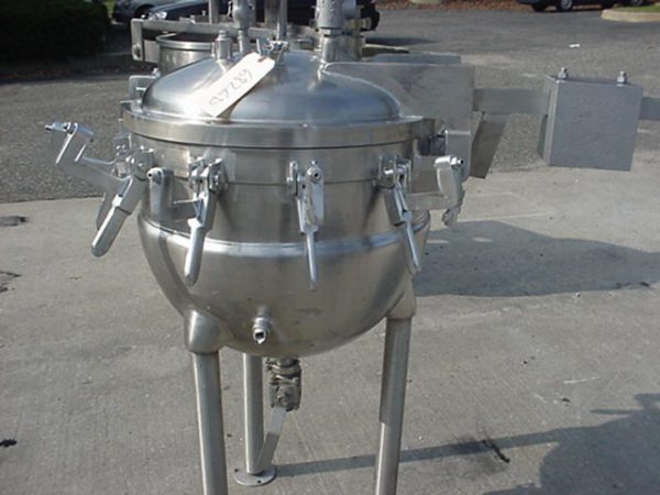 30 GALLON HAMILTON SS JACKETED VACUUM KETTLE