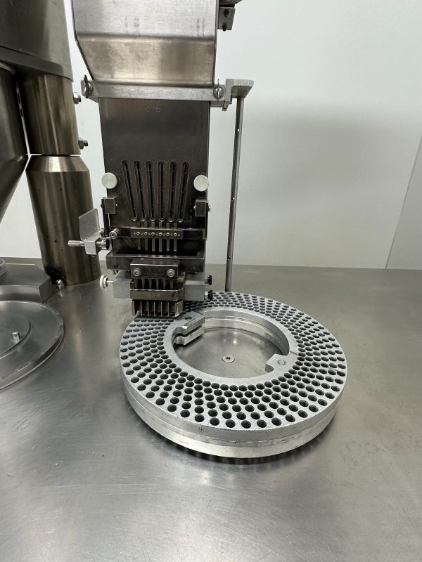 Capsugel Ultra 8 II Capsule Filling Machine 25,000 Capsules per hour ...